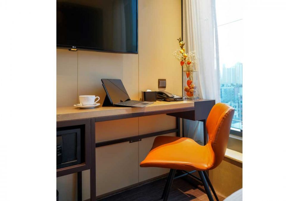 E HOTEL
